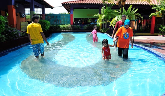 WET WORLD AIR PANAS PEDAS RESORT Hot Spring, Negeri Sembilan, Malaysia ...